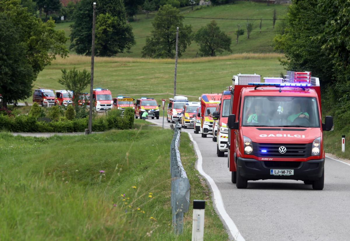1. Srečanje gasilskih vozil Volkswagen - cerknica.si
