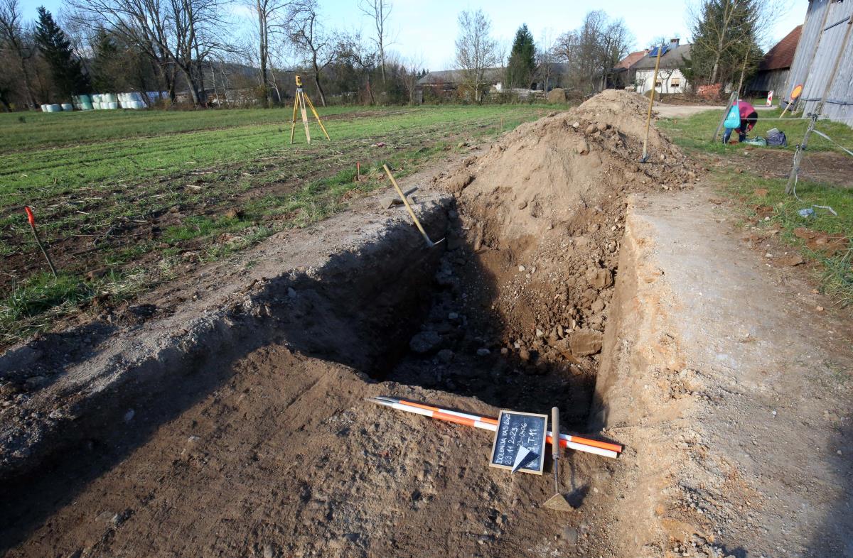 Izgradnja kanalizacije in obnova vodovoda na Dolenjem Jezeru - cerknica.si