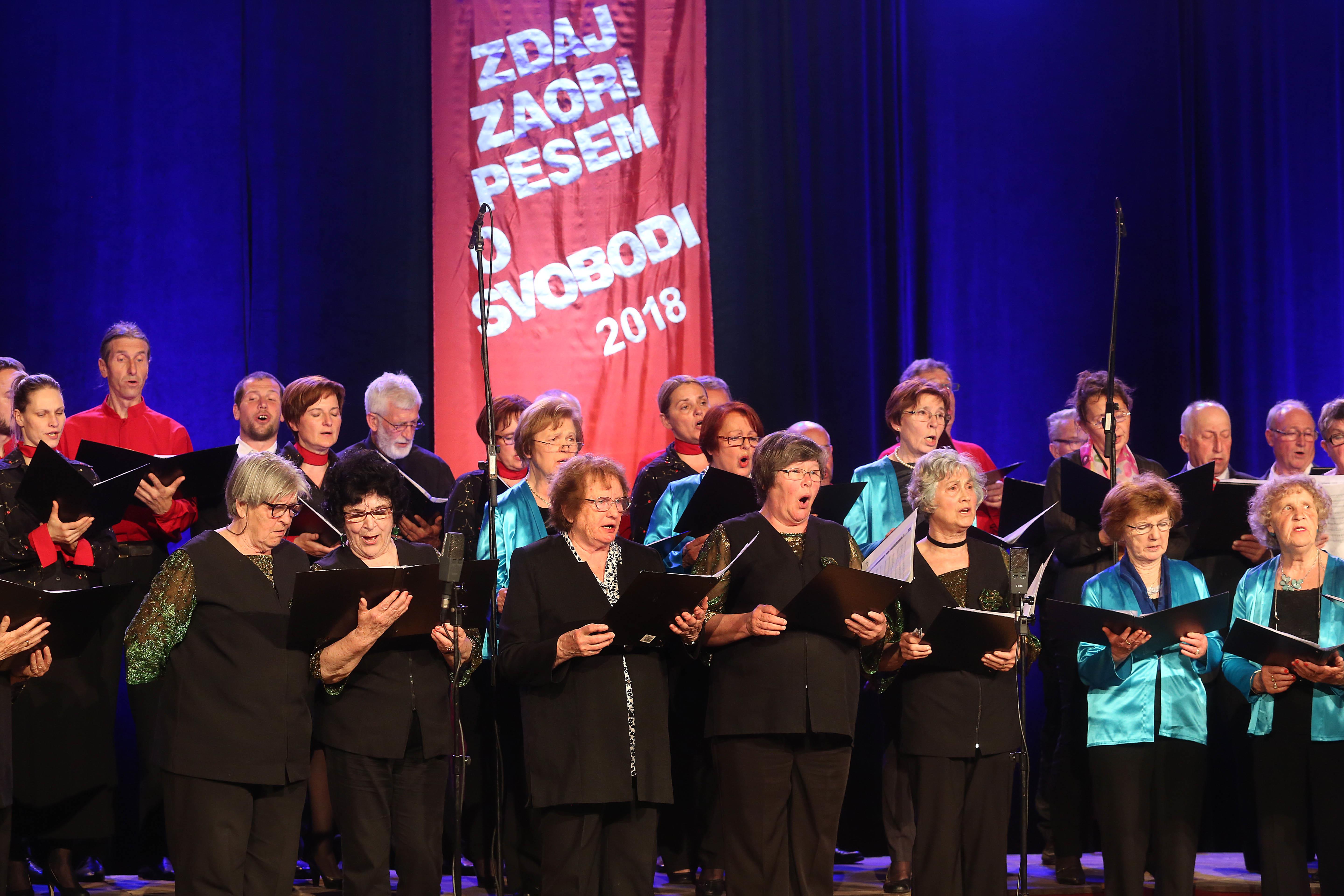 Zdaj zaori pesem o svobodi - cerknica.si
